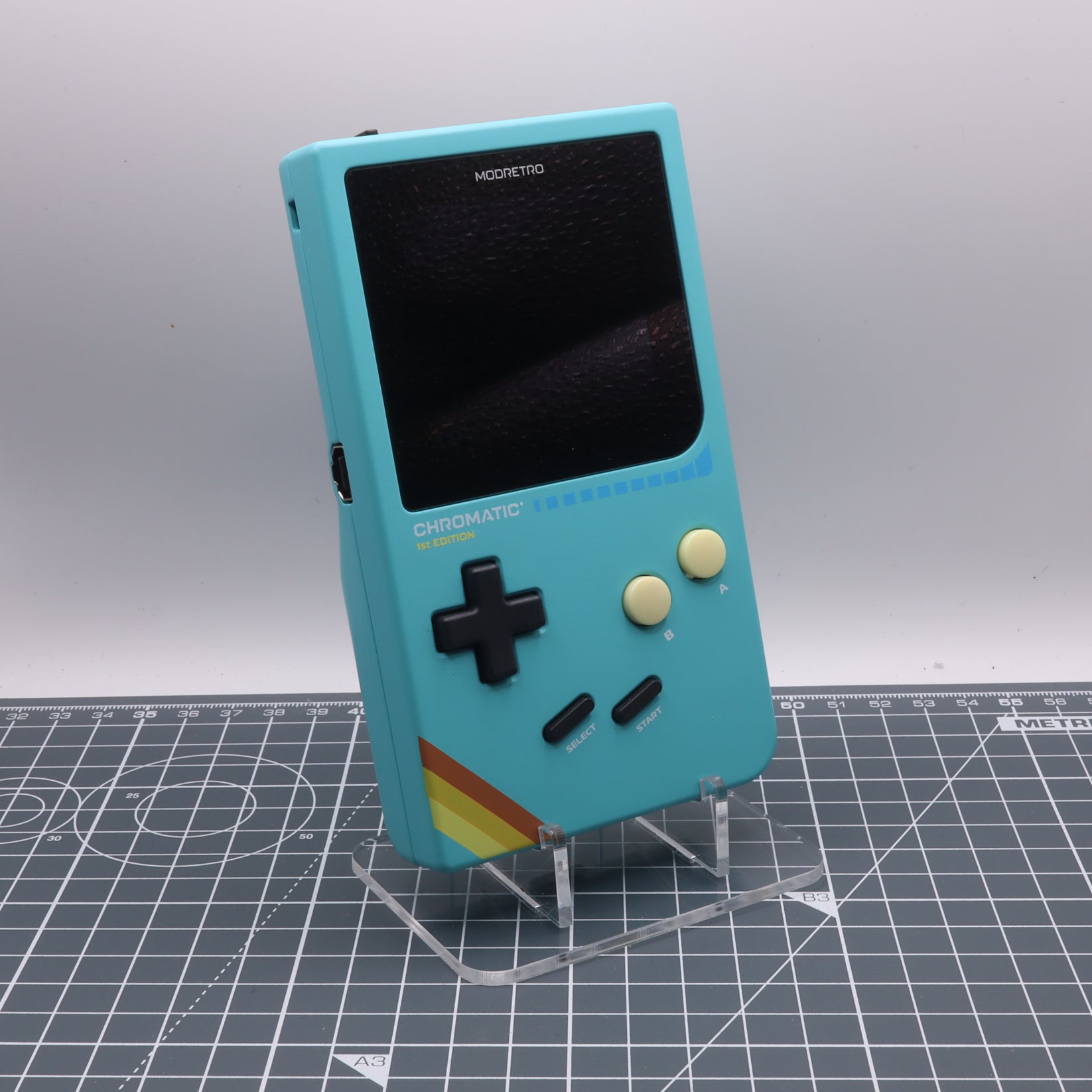 Modretro Chromatic Acrylic Display Stand – Labfifteenco